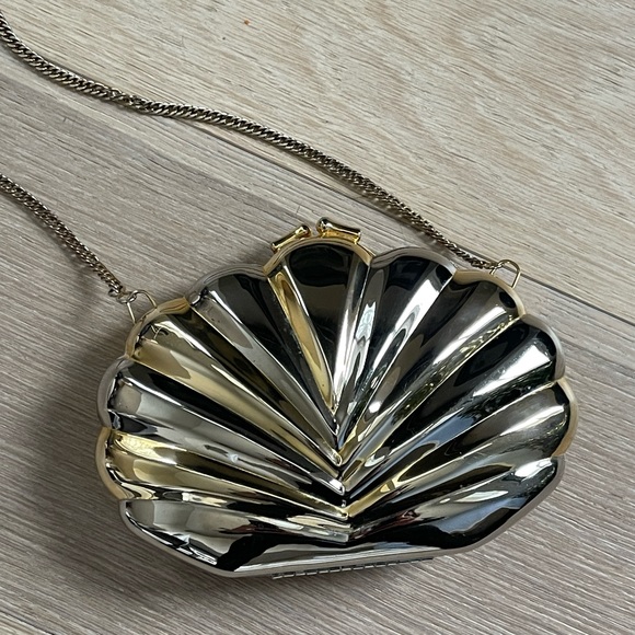 Bags | Vintage Metal Shell Evening Bag Clutch Minaudere Gold Silver ...